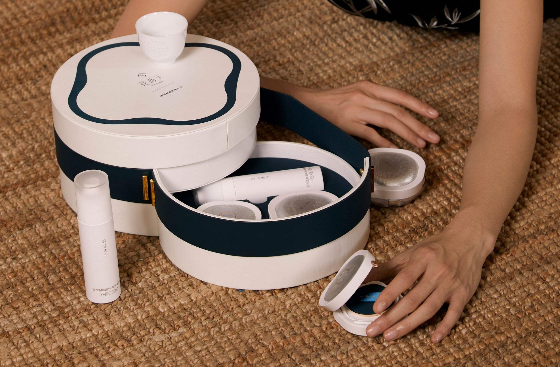 Florasis x SHANGXIA Flawless Jade Gift Box (Limited-Edition)